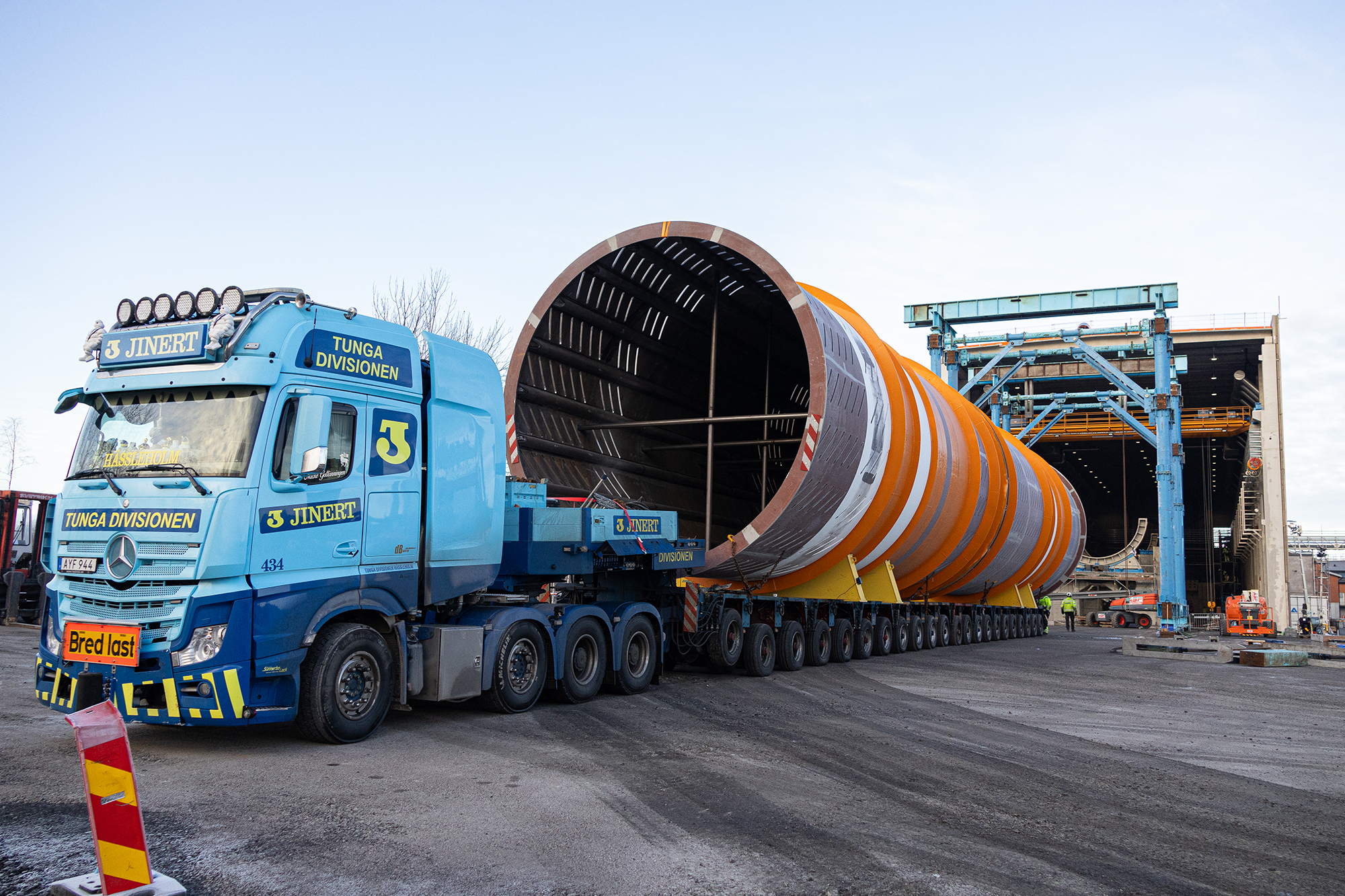 Massive delivery for the new wood room in Bäckhammar: "Unique in Europe ...